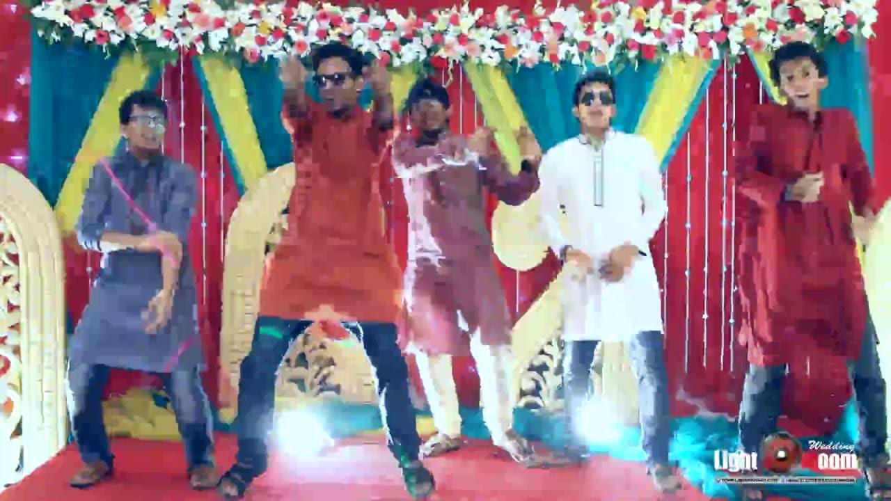 'Dhakar Pola' dance by cousins in Dr.Ayon's Holud - YouTube
