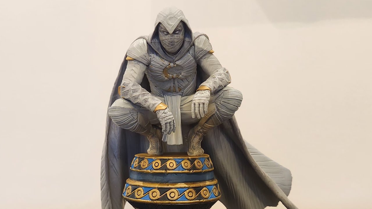 Diamond Select Moon Knight TV Series PVC statue - YouTube