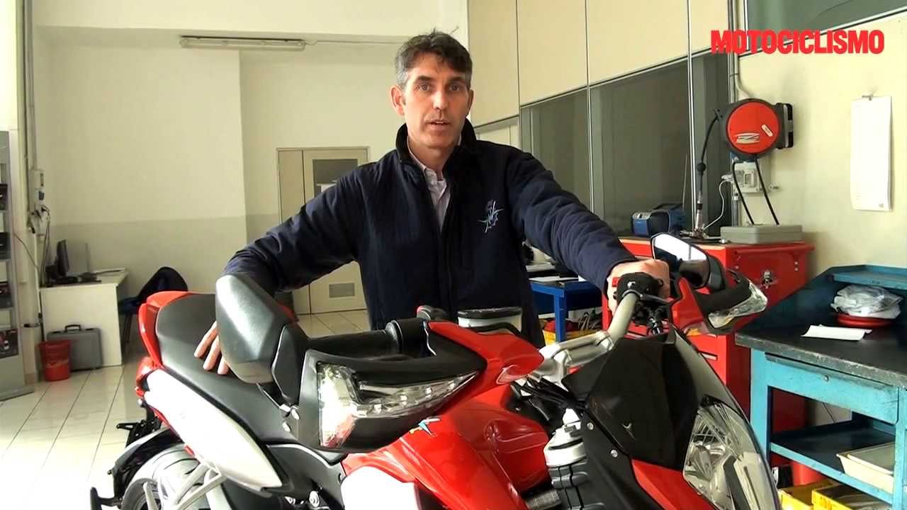 Intervista Brian Gillen MV Agusta Rivale - YouTube