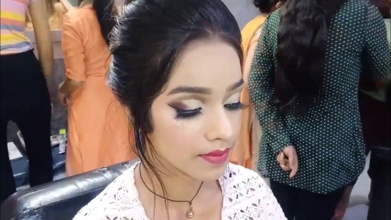cut crease eyes makeup model look ( liza makeover ) - YouTube