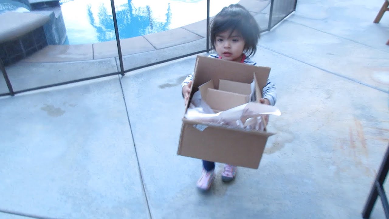 My little helper :) - YouTube