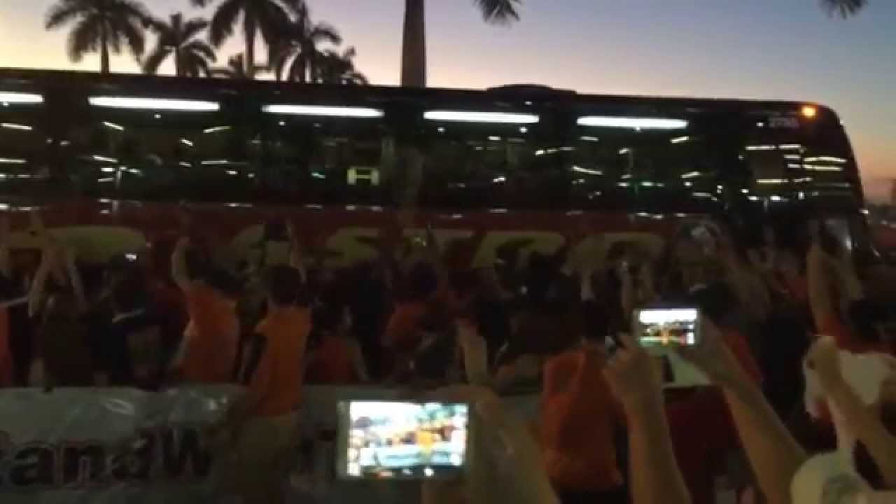 2014 FSU Team Bus Arrival vs Miami - YouTube