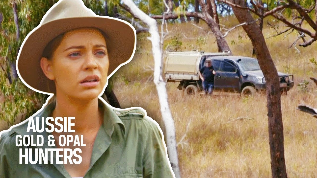 Jacqui & Andrew STALKED By Gold Poacher | Aussie Gold Hunters - YouTube