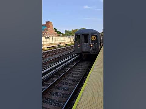 BMT Brighton Line Manhattan Brooklyn Bound R46 R68 R68A B Q trains action at Avenue J - YouTube