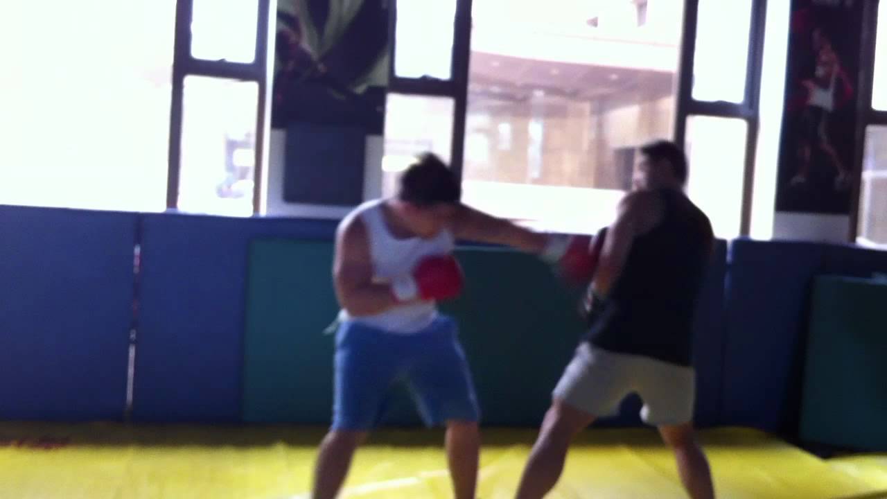 WHS' Jim Zhang Fang Boxing Spa At Nirvana Fitness Beijing - YouTube