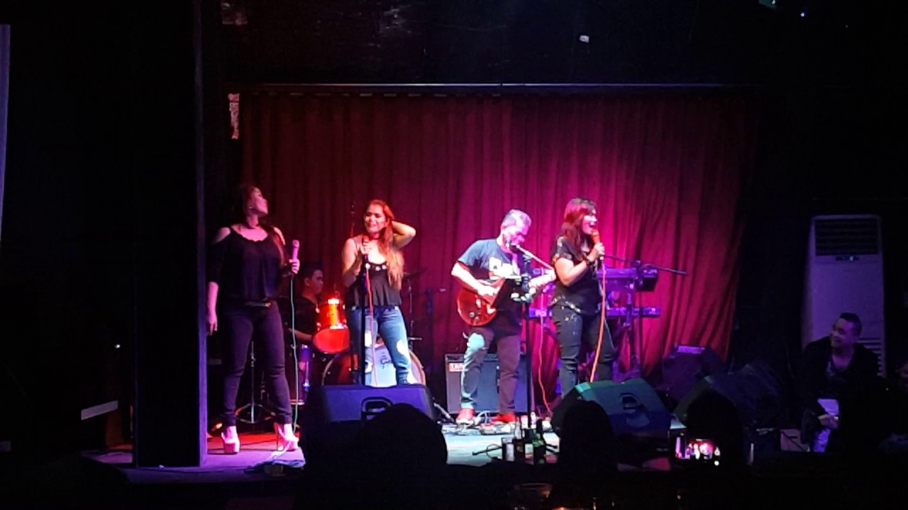 AEGIS & Bea Padilla - Basang-Basa sa Ulan (Live @ 12 Monkeys) - YouTube