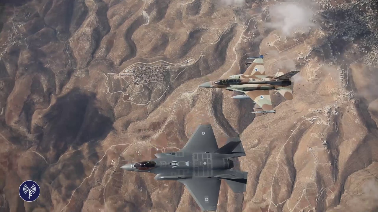 Israel's first F-35s take to the skies - YouTube