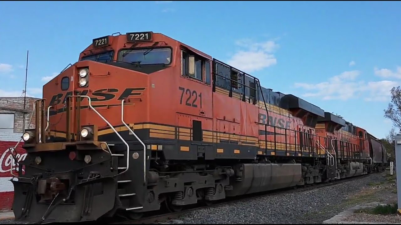 Grandioso!! GRANELERO de BNSF N° 7221 ES44DC, 6676 ES44C4 & DPUs Mid 4110 DASH 9-44CW, 6227 ...