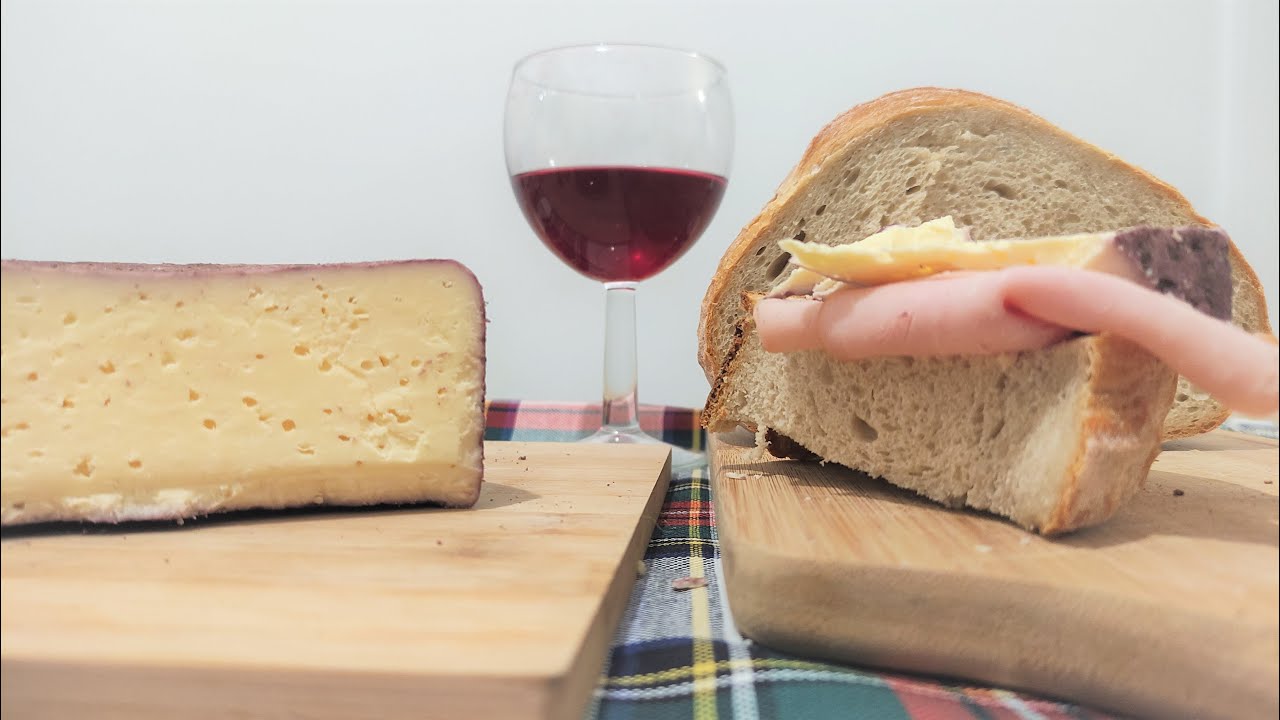 Włoski ser UBRIACO, SER PIJANY - Dojrzewający w sfermentowanych ...