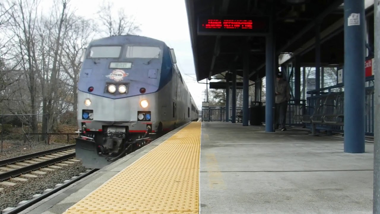 Quick Railfanning in Clinton CT with Acela and SLE - YouTube