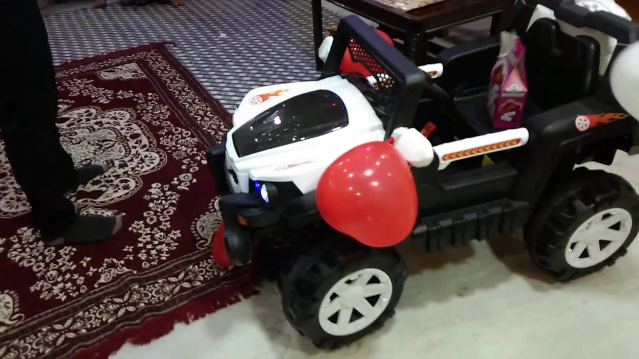 Dancing car on song - YouTube