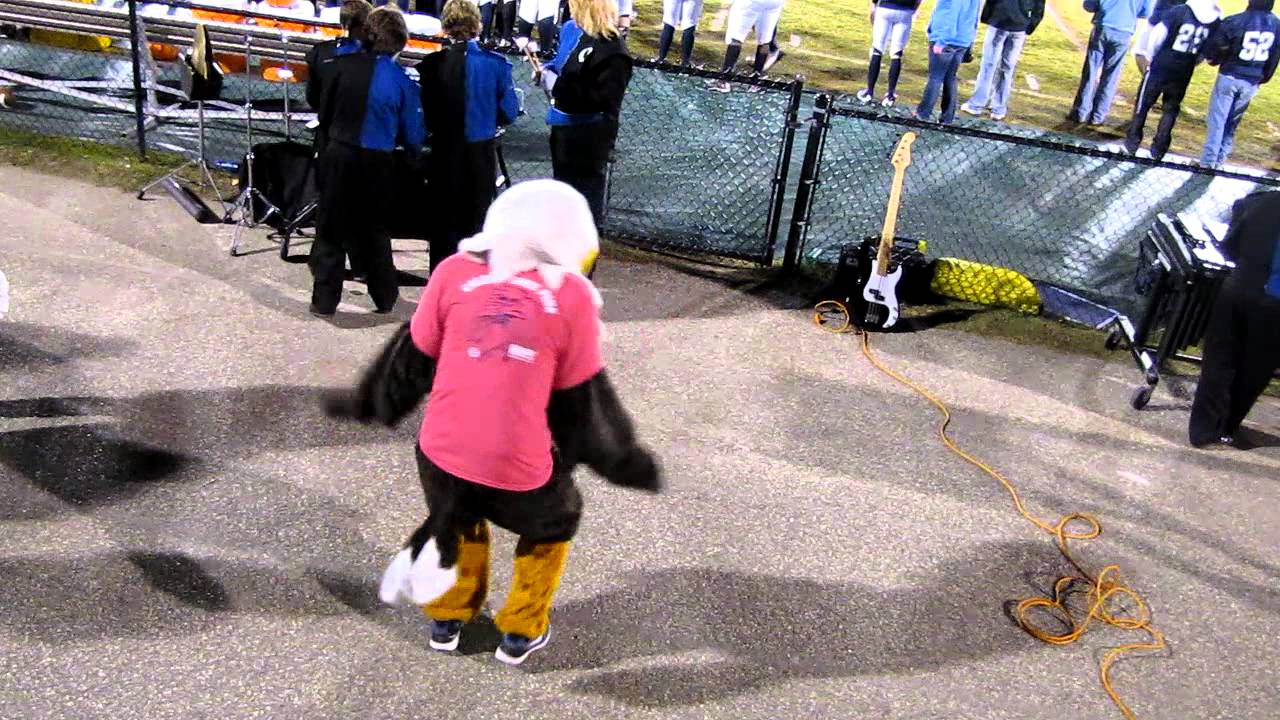 Calera HS Eagle Mascot Dancing on Sr Night - YouTube