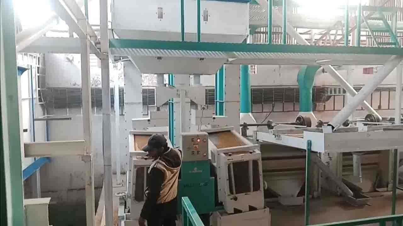 Auto rice mill installed in India - YouTube