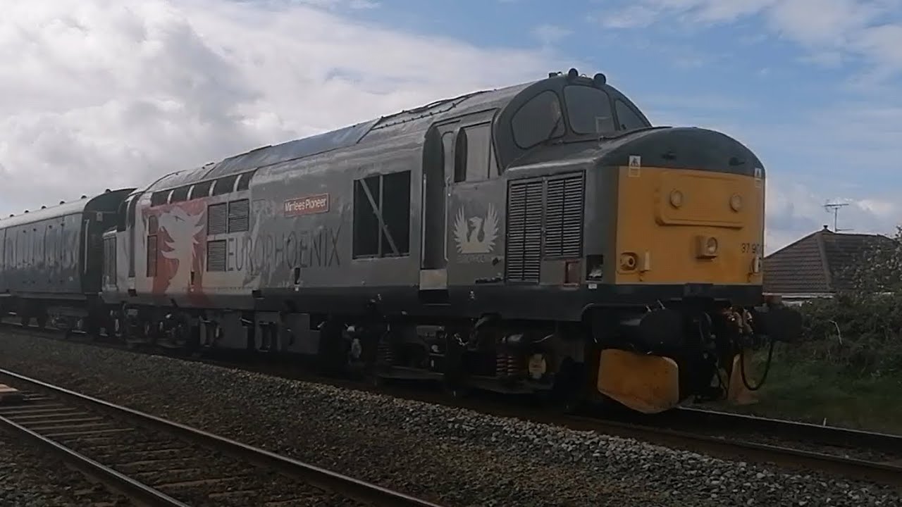 17/04/24 - Class 37 - 37901 T&T 37884 - Holyhead Car M.D. to Barton ...