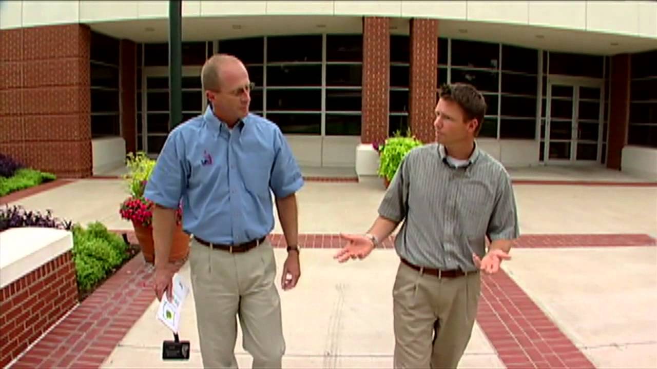 Landscaping at the University of Arkansas with Steve Dobbs - YouTube