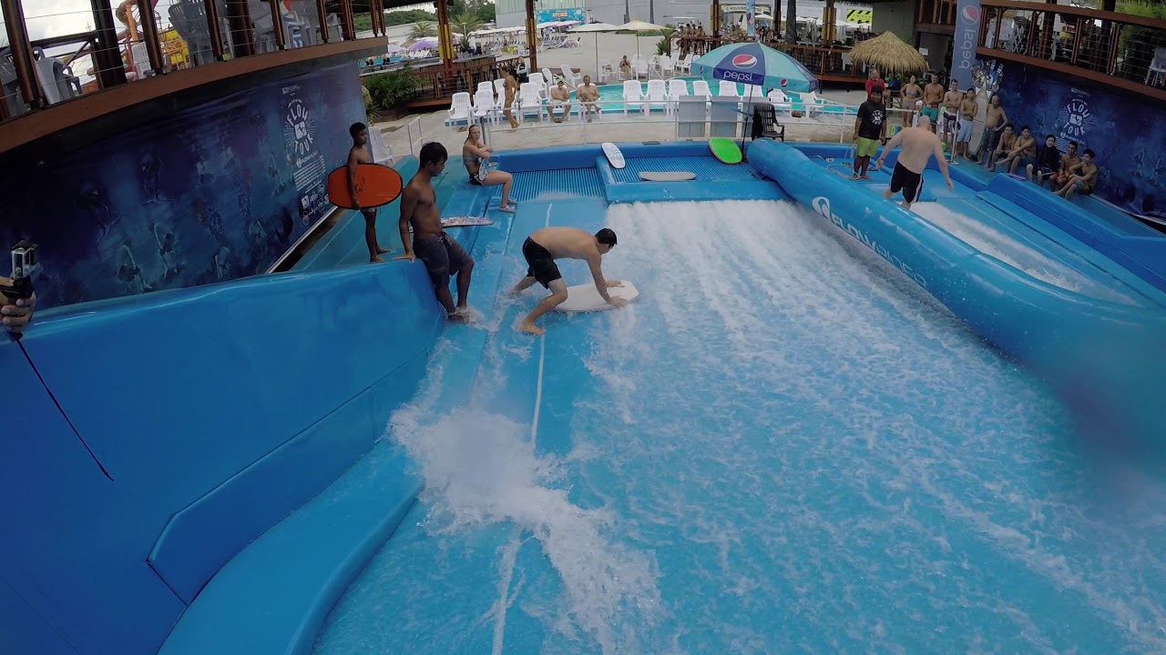Pro Tricks on the FlowRider at Cartoon Network Amazone Waterpark in ...