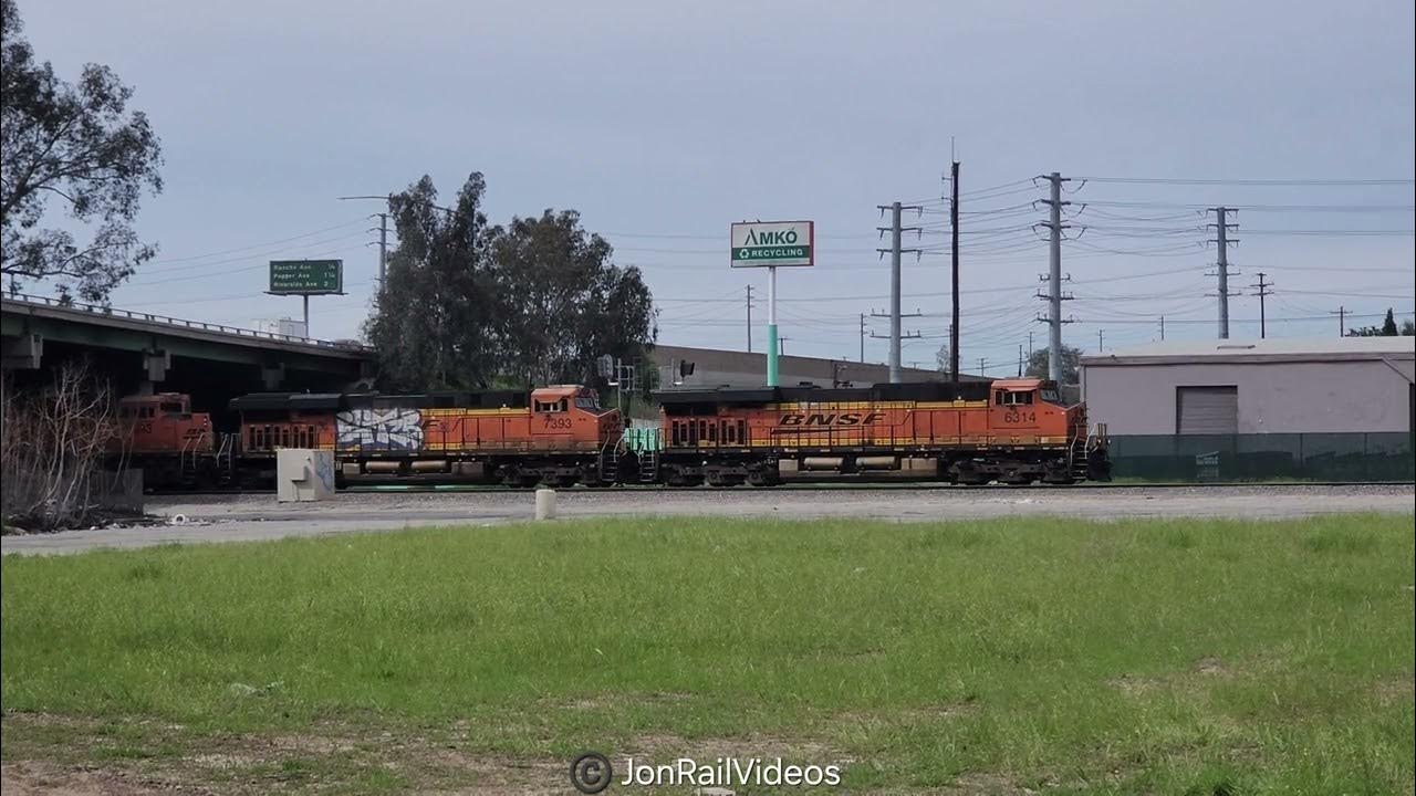 2/24/24 Pre: EB BNSF Z train with BNSF 4000 & NS 4556 trailing passes Colton - YouTube