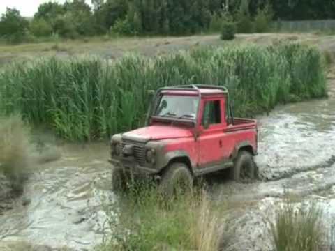 Land Rover Defender 90 Kam Diff Lockers, mud, water and the vertical ...