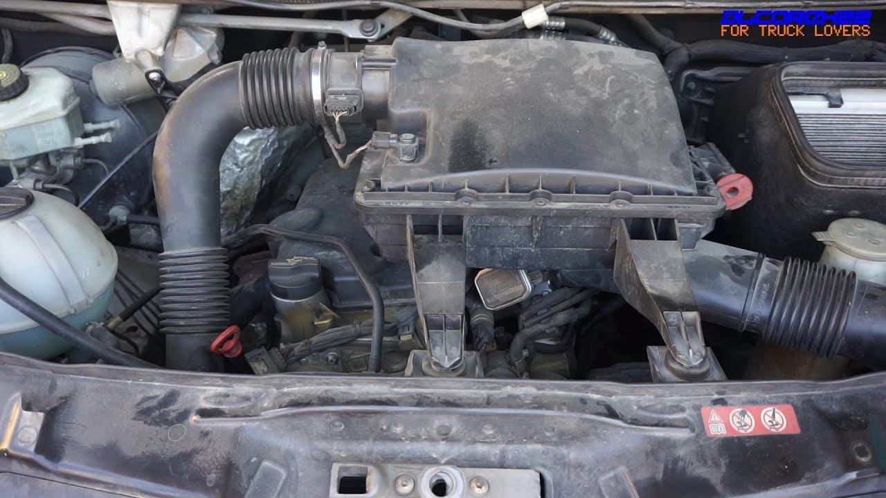 Mercedes-Benz OM646 Euro4 Engine View - YouTube