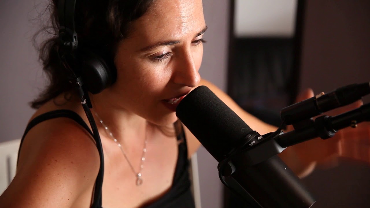 יפעת בר סלע - לברוח | Ifat Bar Sela - YouTube