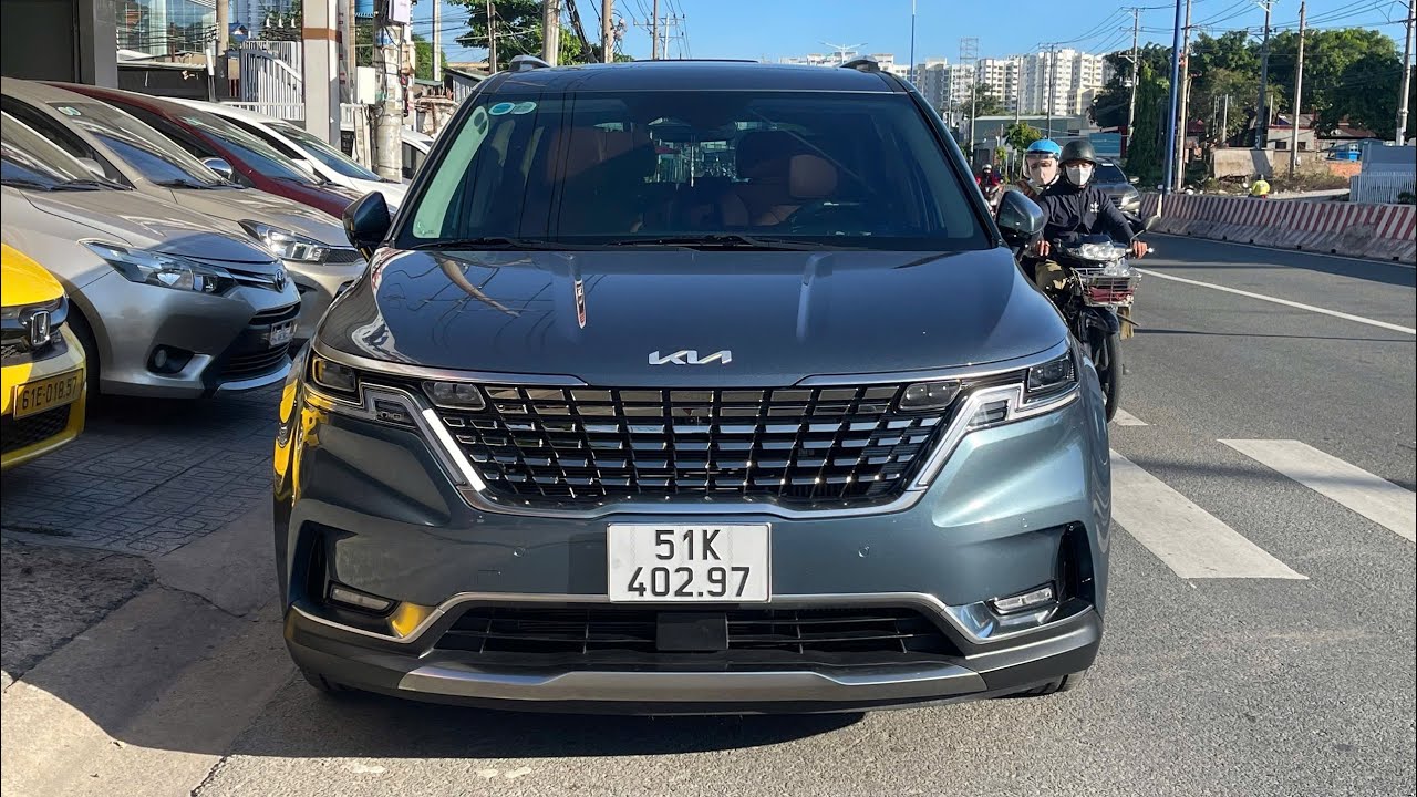 Mẫu xe gia đình rộng rãi- Kia Carnival sản xuất 2022 động cơ 2.2L ...