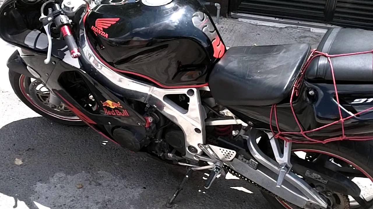 HONDA 929 fireblade 99 - YouTube