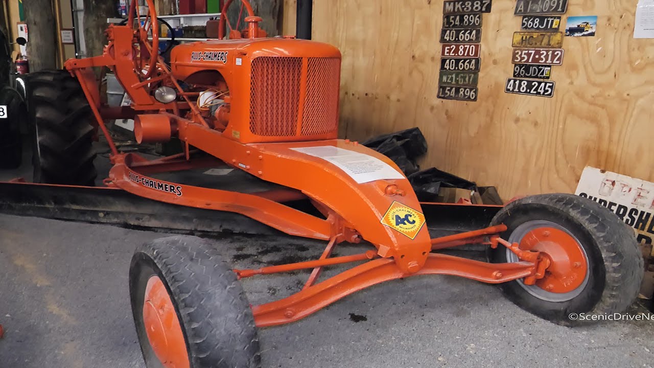 1940s Allis Chalmers W Speed Patrol Grader in Fairlie - YouTube