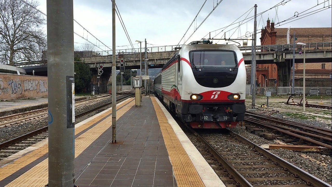 E402b.109 FB sull' IC 604 Pescara - Milano C.le, in arrivo a Pesaro ...