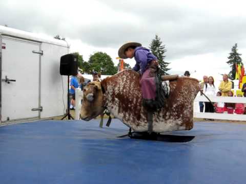 2010 Island County Fair - mechanical bull for kids - YouTube