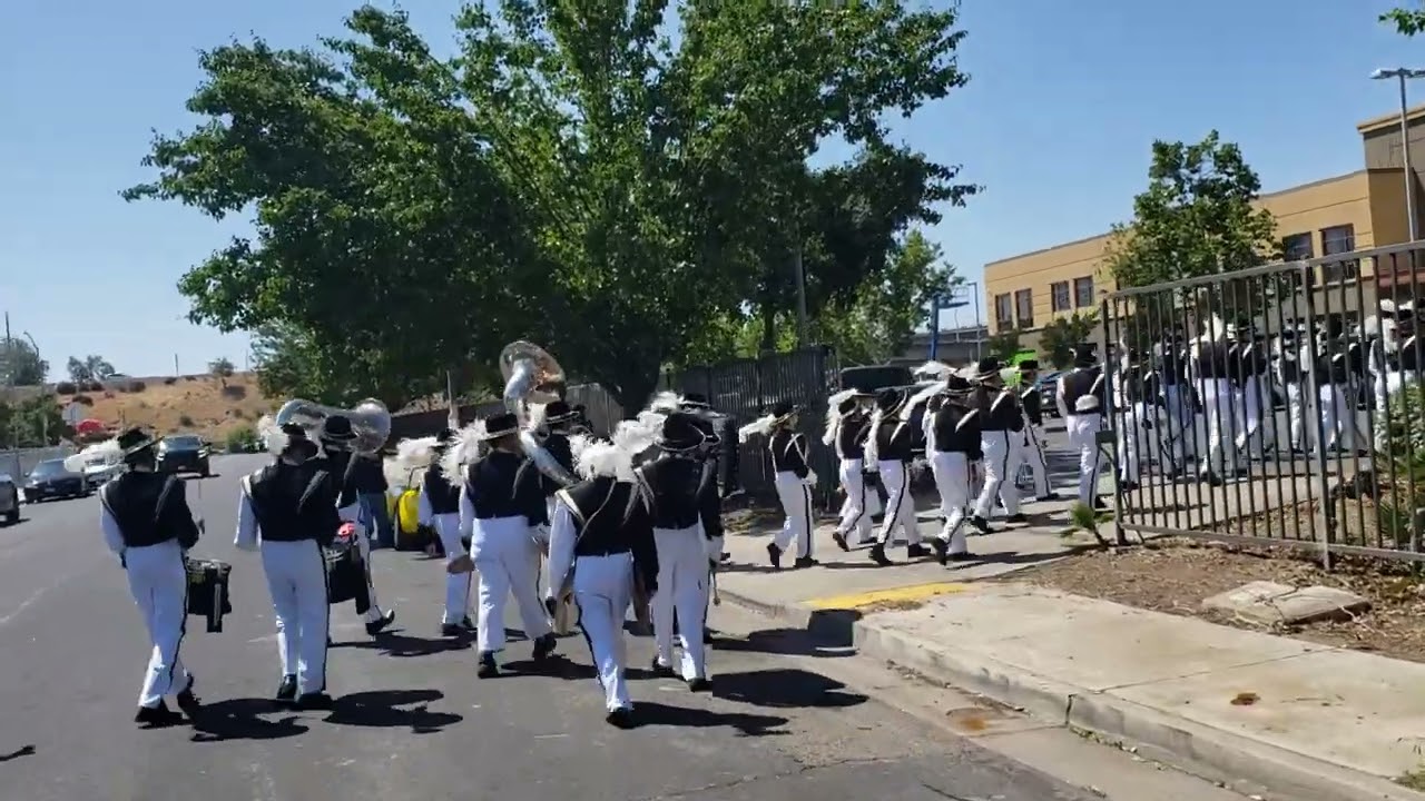 Cesar Chavez High School Marching Band - YouTube