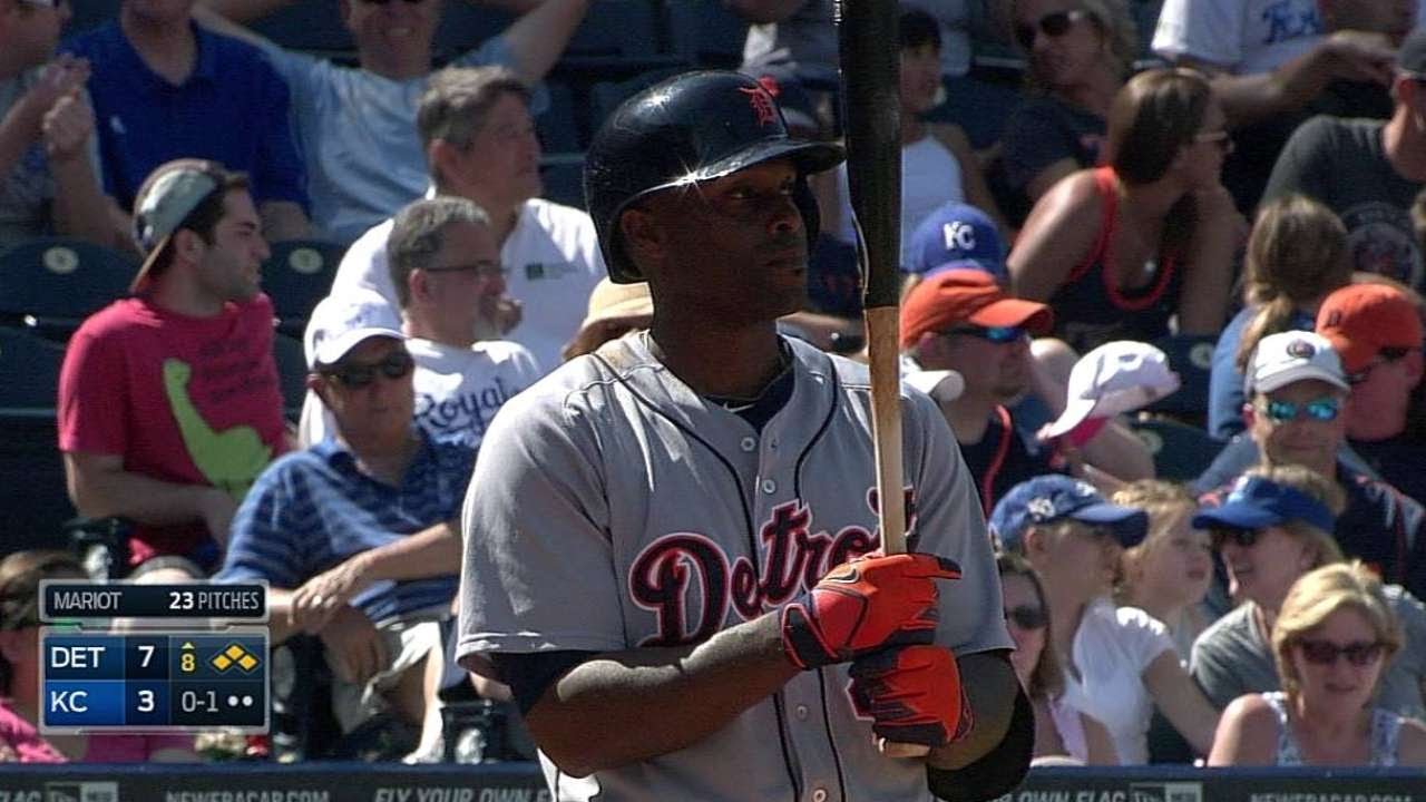 DET@KC: Hunter adds to lead with two-run single - YouTube