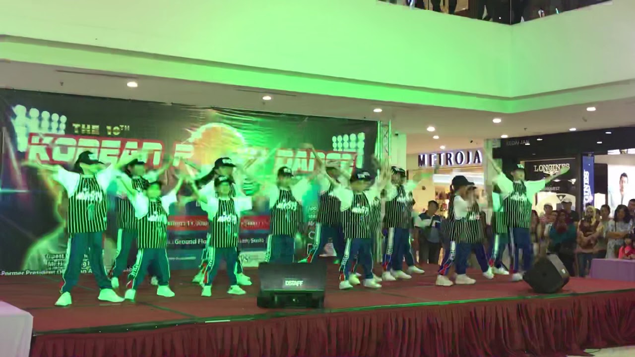 Korean Kpop Dancing Competition (SKC Anglo Chinese - Suria) - YouTube