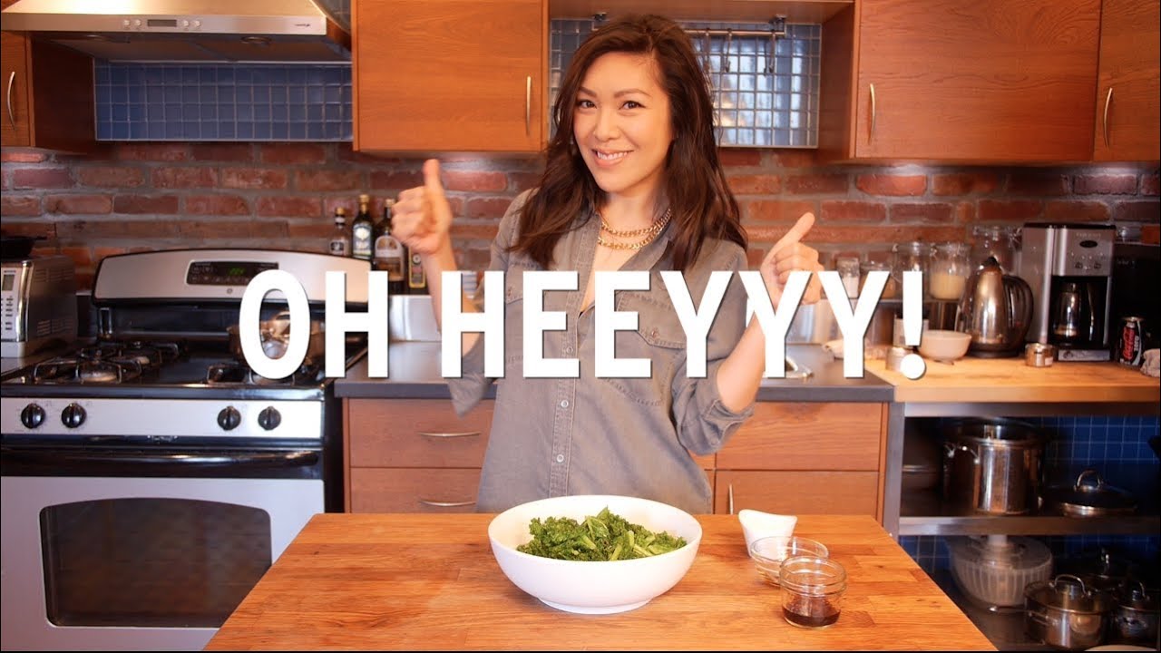 1 Minute Kale I Debbie Wong's Wok and Gong - YouTube