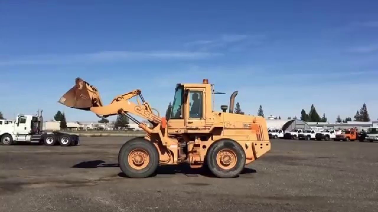 Case 621B Wheel Loader - YouTube