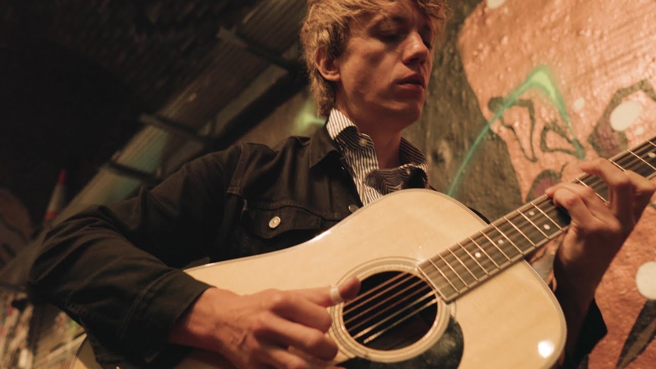 Steve Gunn - "Stonehurst Cowboy" (Acoustic) - YouTube