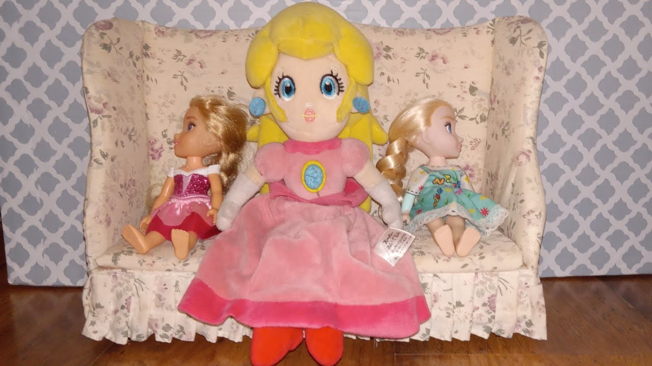 Peach Gets Jealous of Elsa - YouTube