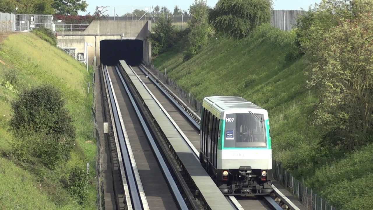 Orlyval vu de l'extérieur - YouTube