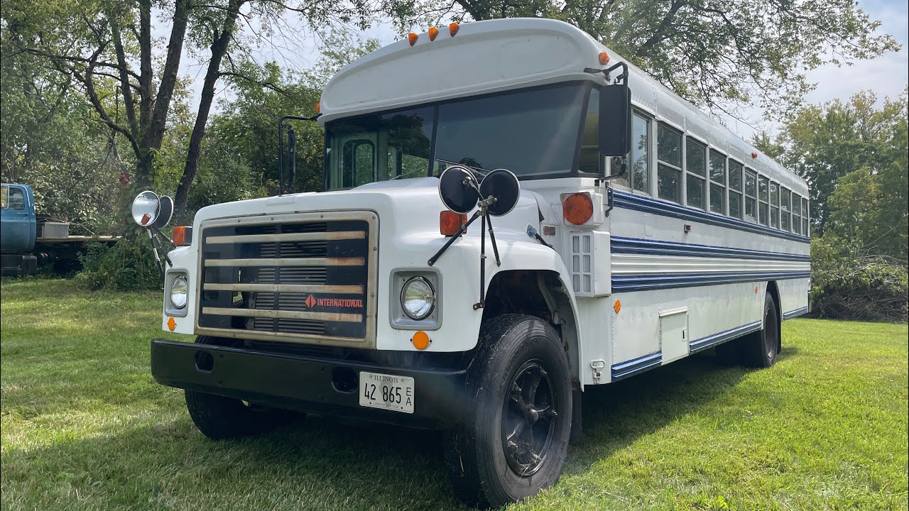 1988 Blue Bird S1800 - Midwest Bus Museum ride #1 - YouTube