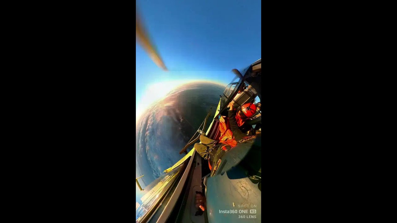 Skydiving with friends at 10,000 feet above Shenzhen to watch sunset ...