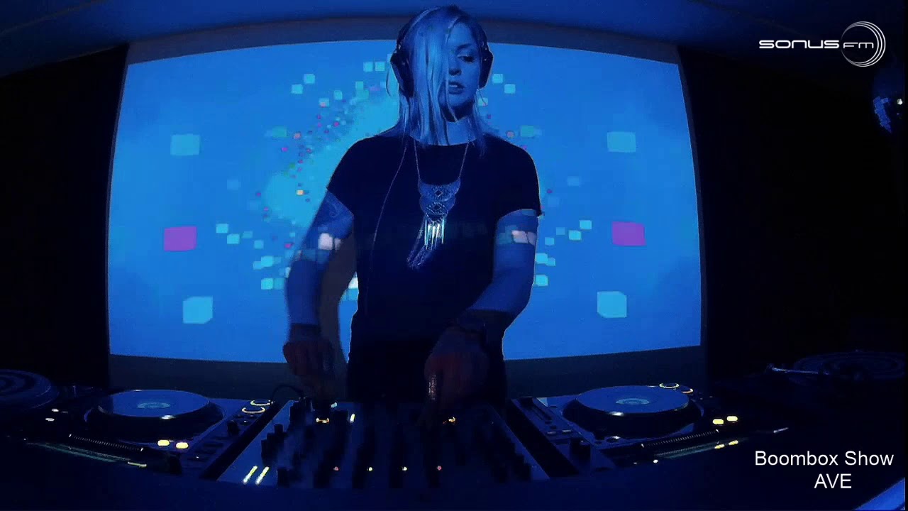 Ave @ Boombox Show 30/08/2018 Part 2/2 - YouTube