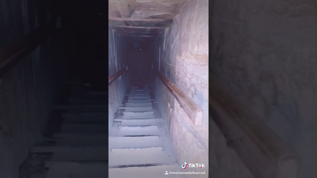 Entering Medium Pyramid - YouTube