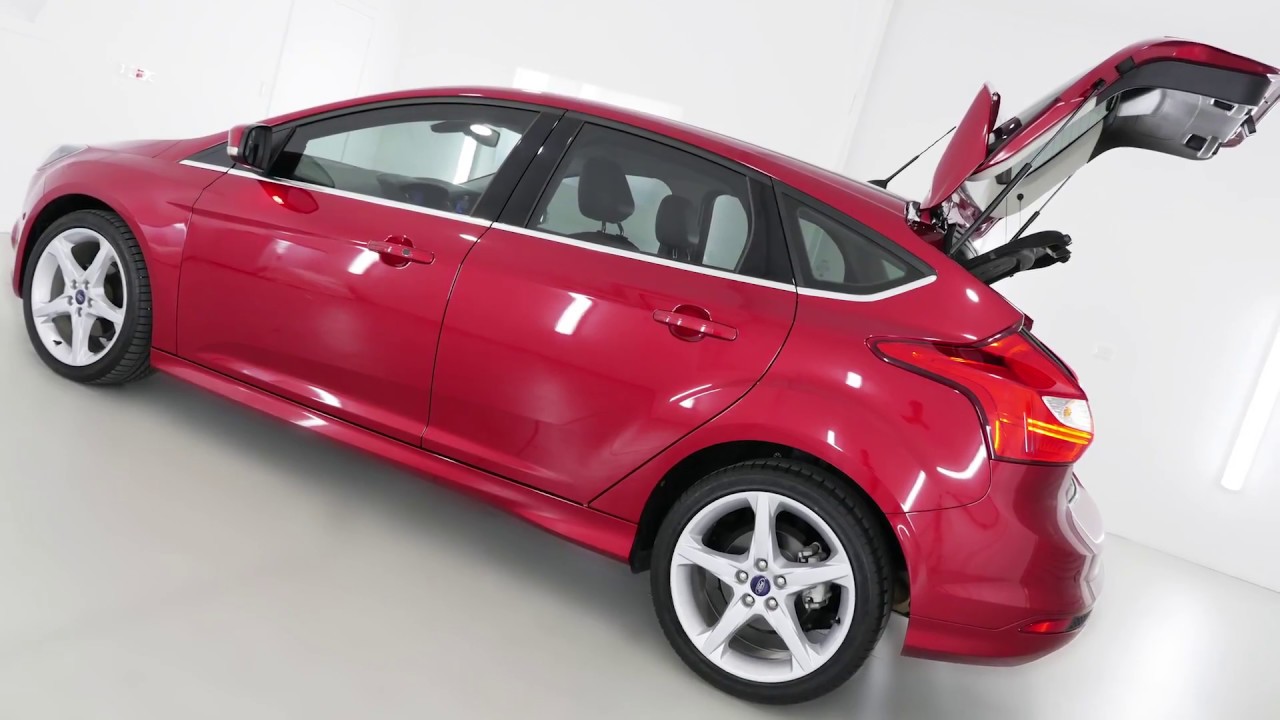 14557 FORD Focus Titanium Maroon Auto NO LOGOS - YouTube