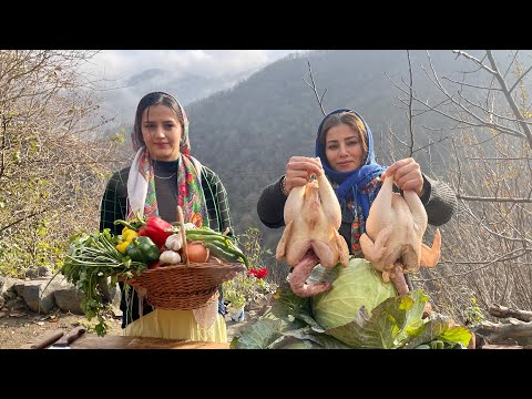 Köyde Lahanaların İçinde Pişirilip Servis Edilen Horoz ♧ Kırsal Yemek Vlog