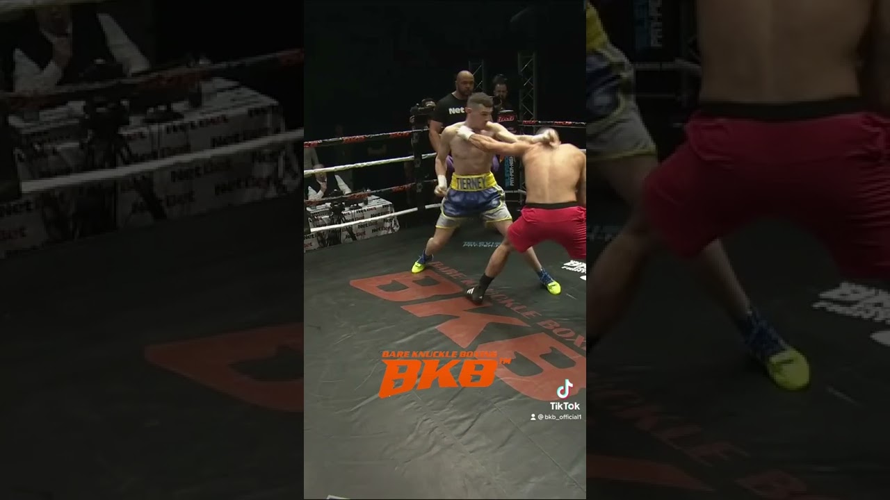 Huge bareknuckle boxing knockout #bkb #bkbtm #ko #knockout #mma # ...