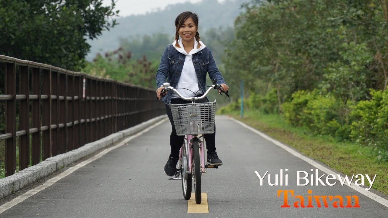 Louise learns to ride a bike - Yuli Bikeway, Taiwan Vlog E35 - YouTube