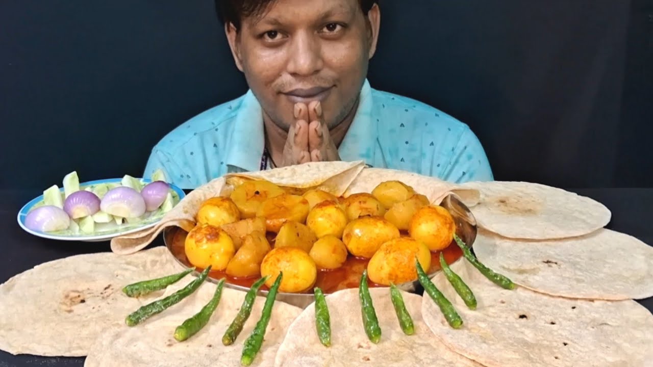 BENGALI EATING VLOG, OILY SPICY EGGS POTATO CURRY WITH ROTI / CHAPATI ...