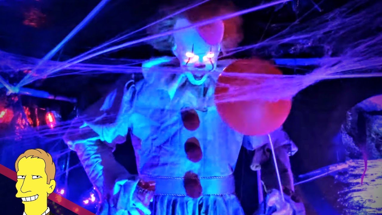 Nightmare on Rae Street Home Haunt - YouTube