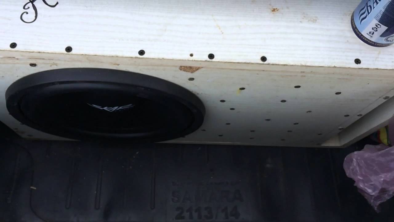 Skar Audio IVX 12 d4 - YouTube