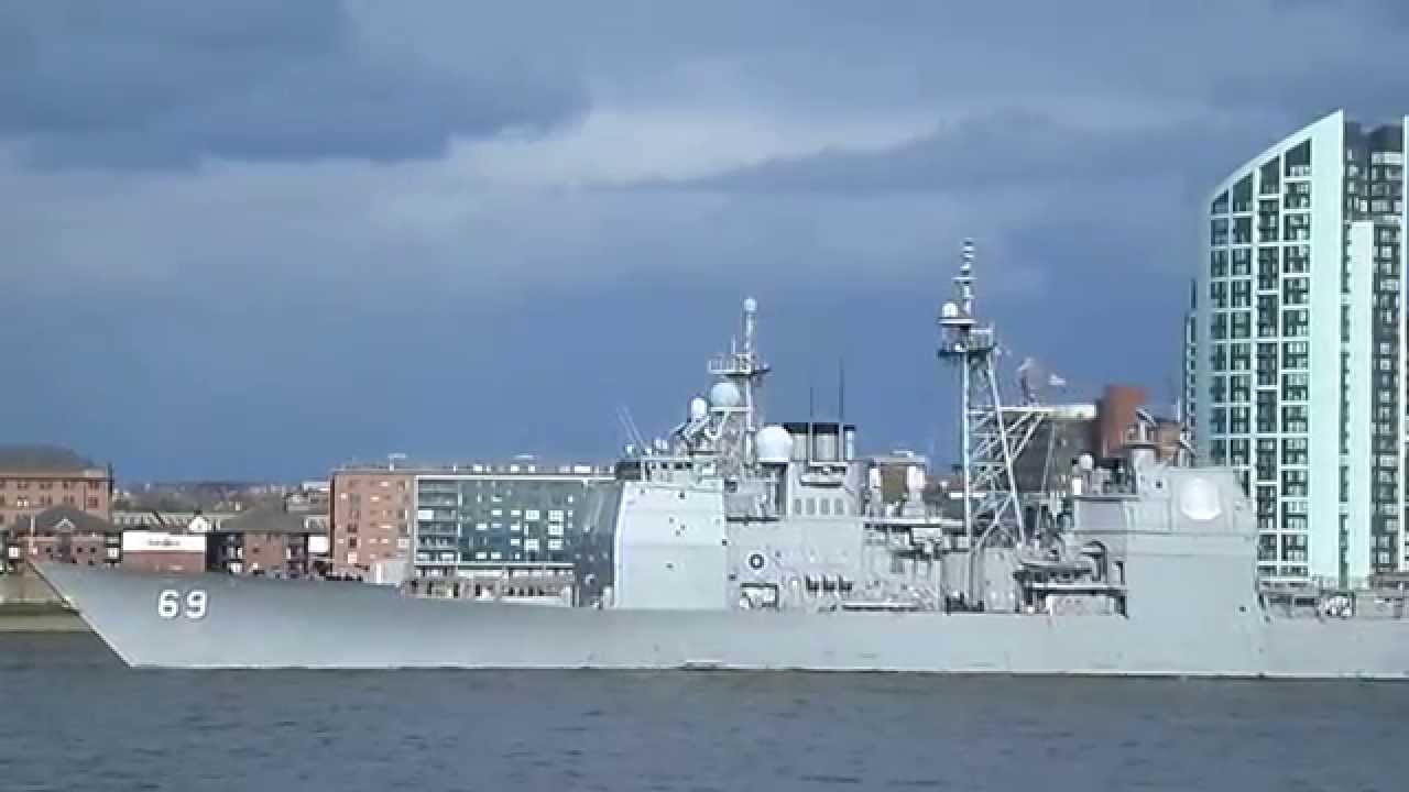 NATO Warship USS Vicksburg Departing On River Mersey Liverpool UK 28/04 ...