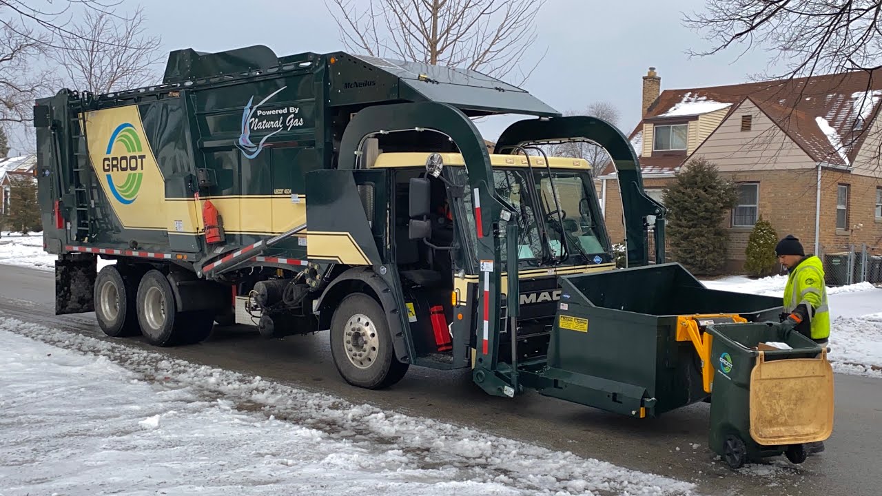 Groot 3336: Brand New Mack LR McNeilus Meridian Carry Can Garbage Truck ...